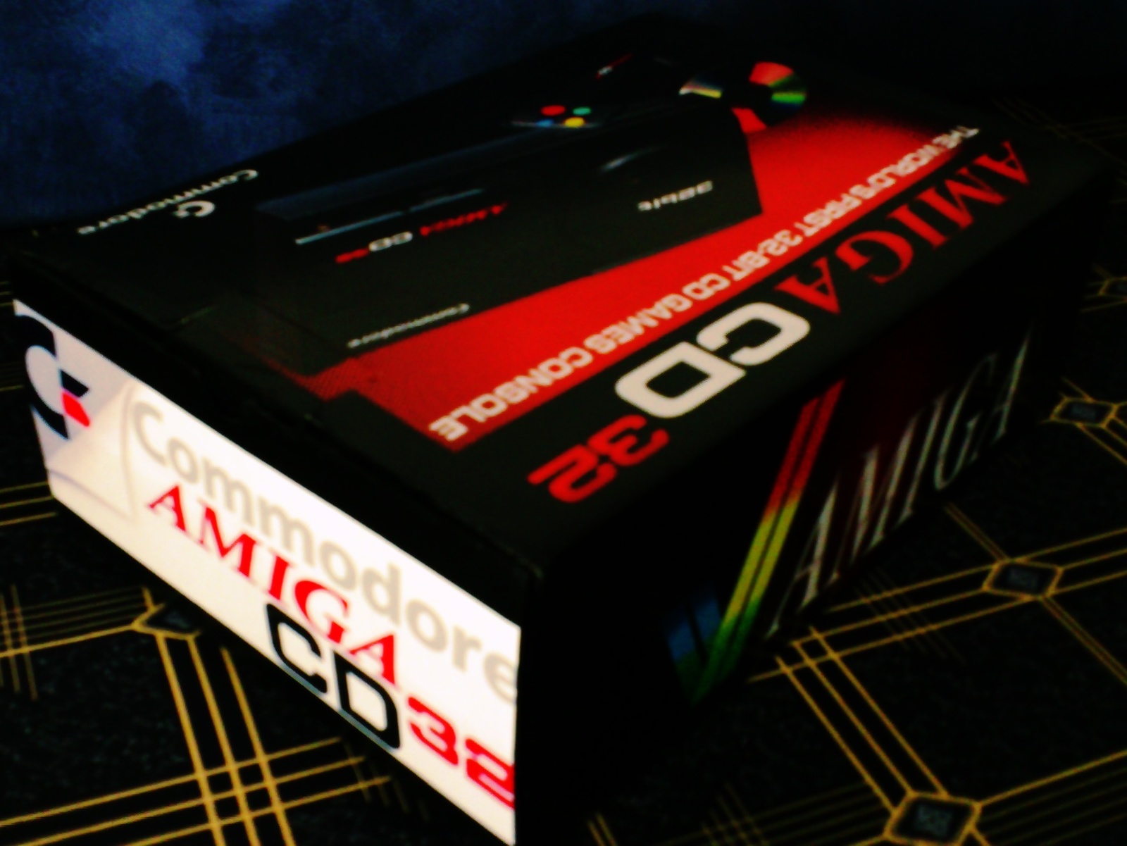 AMIGA CD32 CONSOLE - BRAND NEW + FANTASTIC CUSTOM BOX + GAMES - EXTREMELY RARE - Video Game Consoles