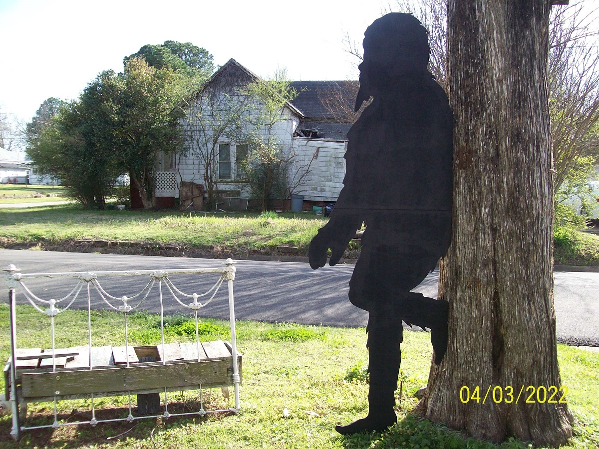 8 Foot Tree Leaning Yeti Big Foot Woodworking Pattern Stencil Yard ...