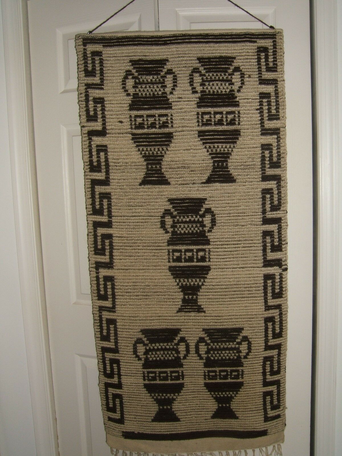VINTAGE POTTERY JUG DESIGN RUG WALL HANGING (BEAUTIFUL) - Cultures ...