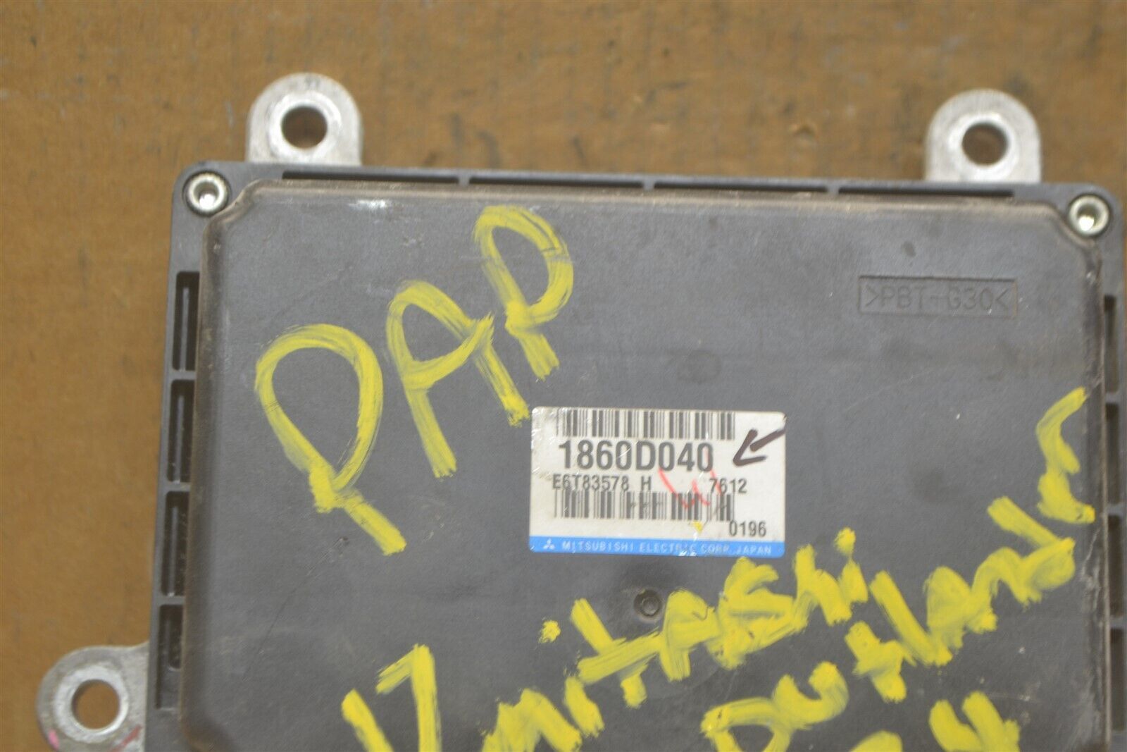 2017 Mitsubishi Outlander Engine Control Unit ECU 1860D040 Module 711 ...