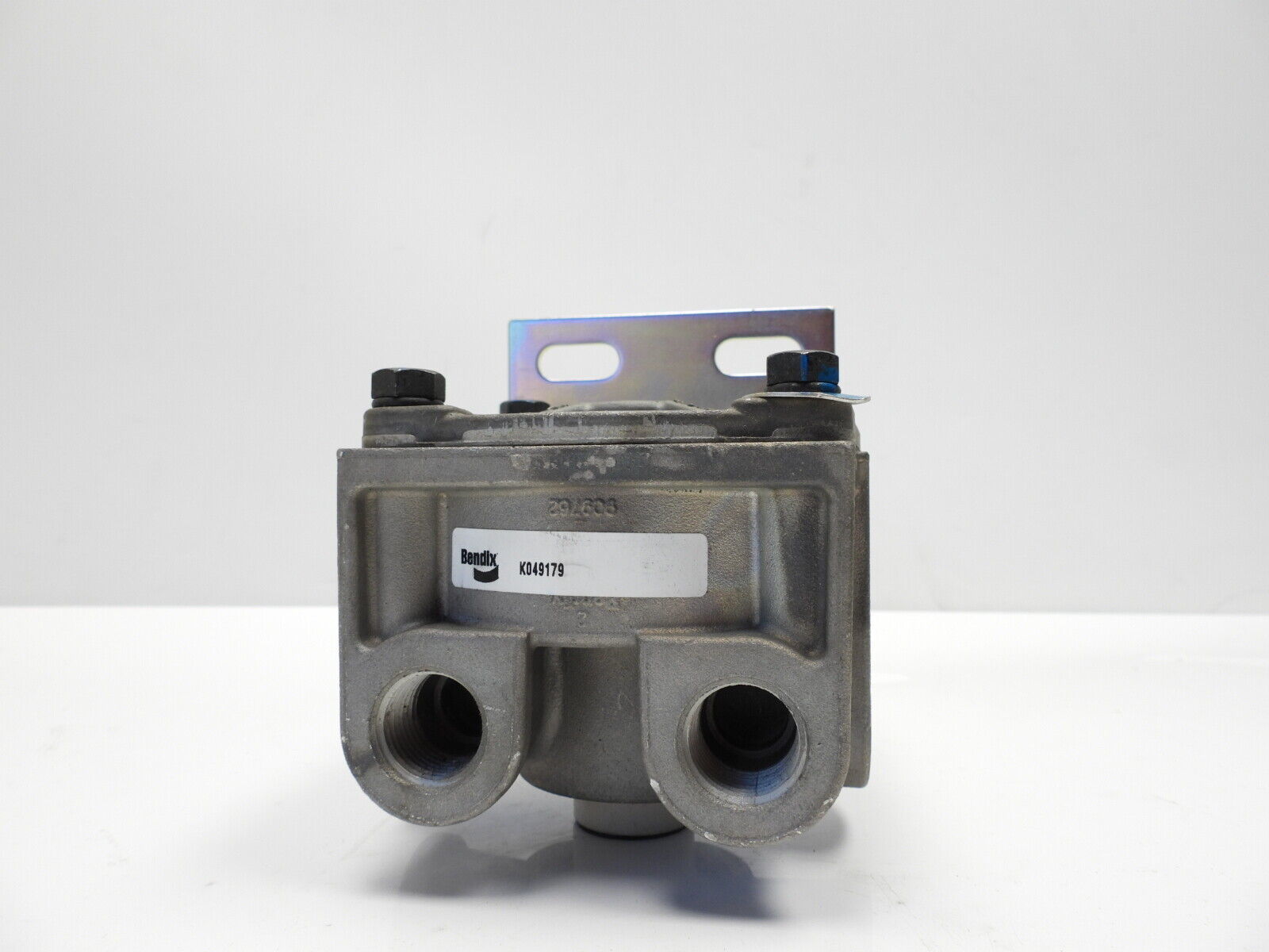 New Genuine Bendix T5005181 Air Brake Valve 909762 - Other Commercial ...