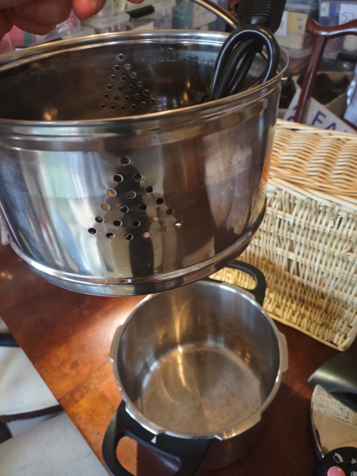 Manttra Pressure Cooker-RARE-SHIPS N 24 HOURS - Pressure Cookers