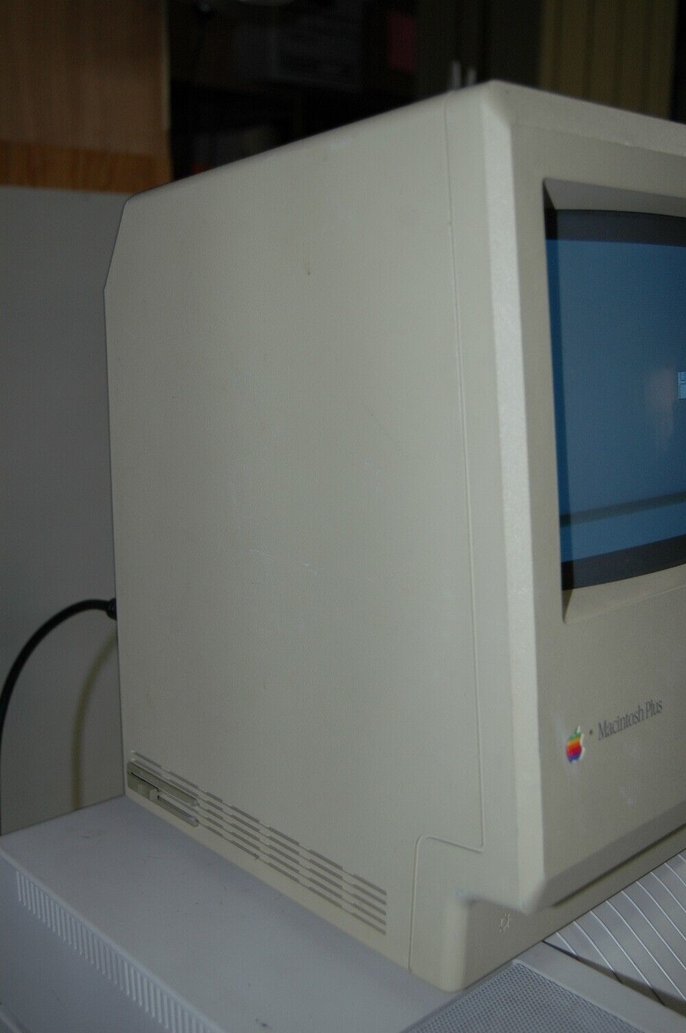 Vintage Macintosh Plus 1MB Computer Powers Up No Cord M0001A - Vintage ...