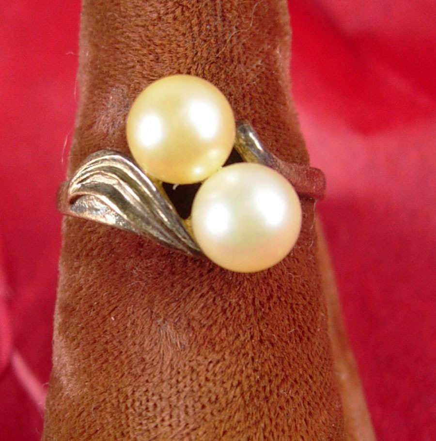 Vintage STERLING genuine TWO pearl RING size 6 - Vintage & Antique Jewelry