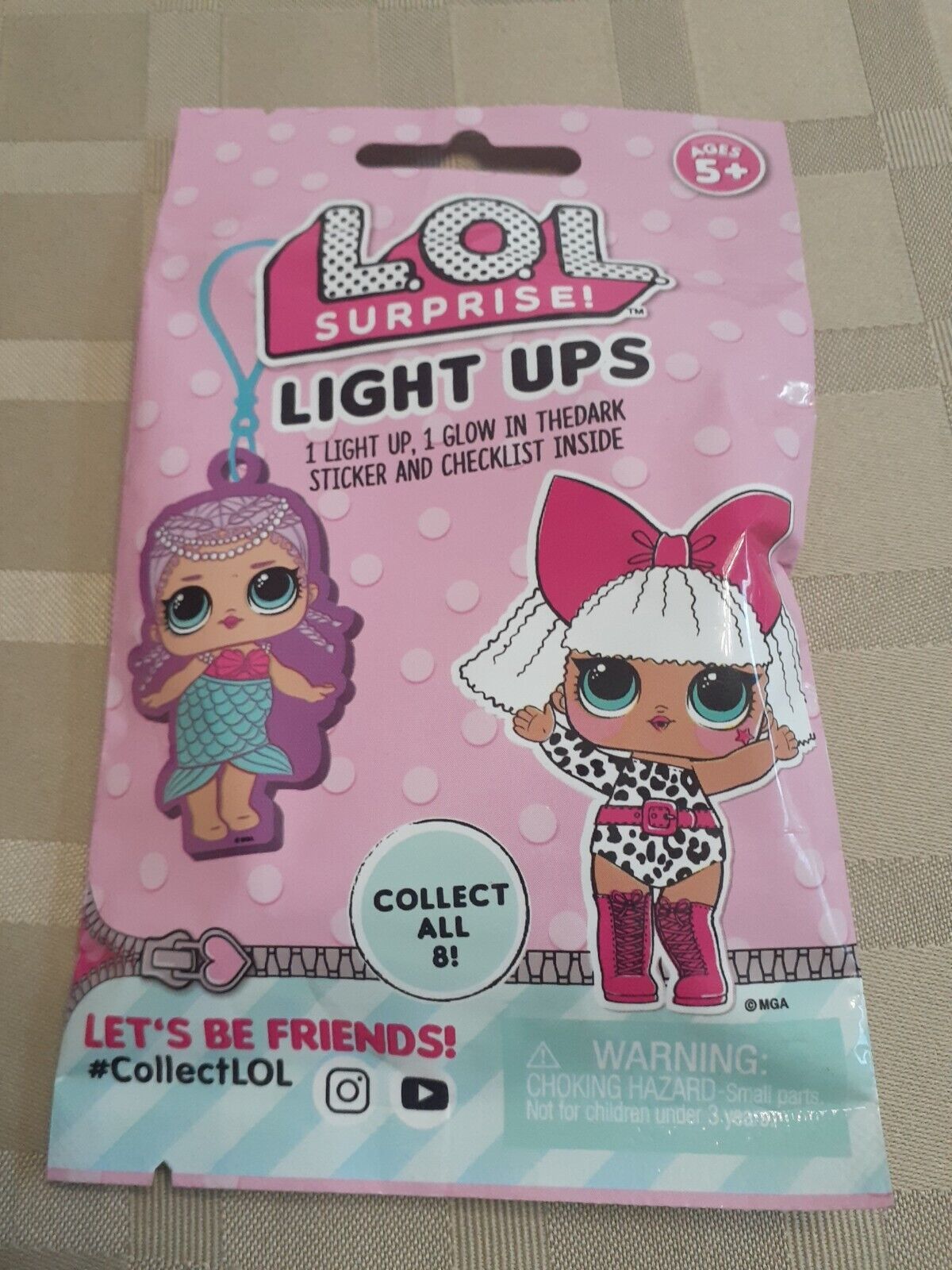 LOL Surprise! Light Ups Mystery Pack Blind Bag Glow in in the Dark ...