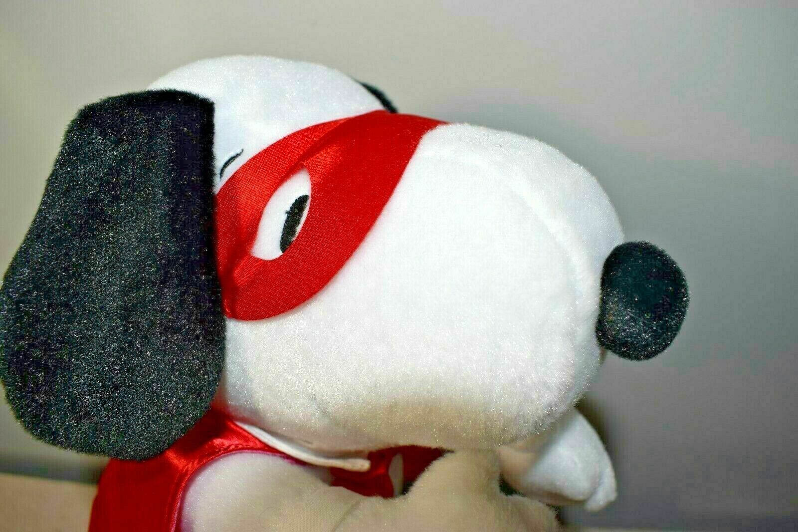 Snoopy Kissing Bandit Animated Plush Hallmark - Action Figures