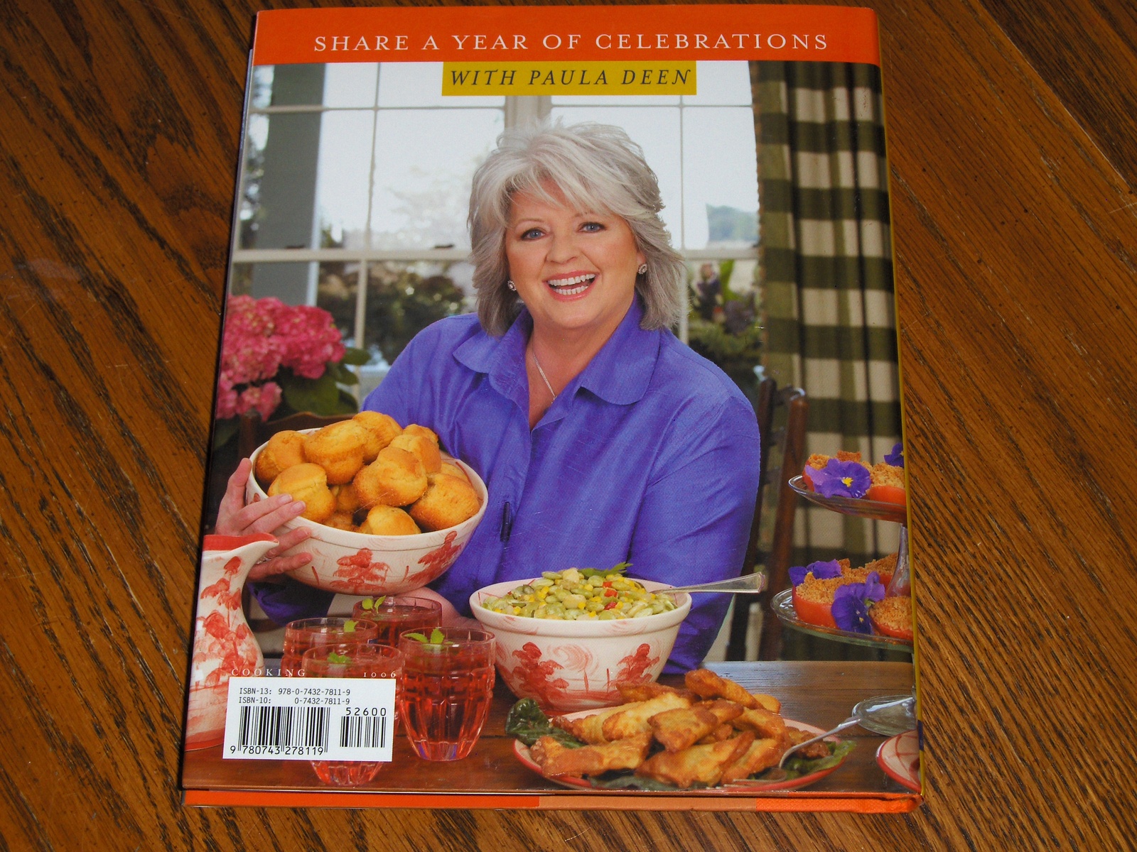 Paula Deen Celebrates Cookbook - Books