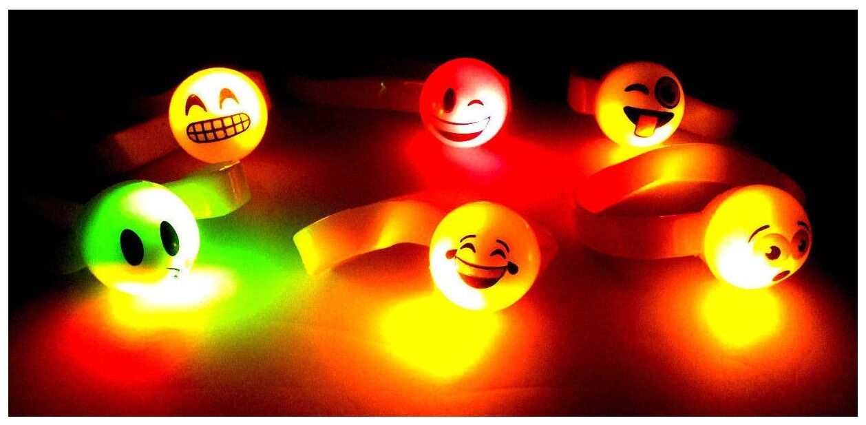 LED LIGHT UP FLASHING EMOJI EMOTICON SMILEY FACE RUBBER BRACELET RAVE ...