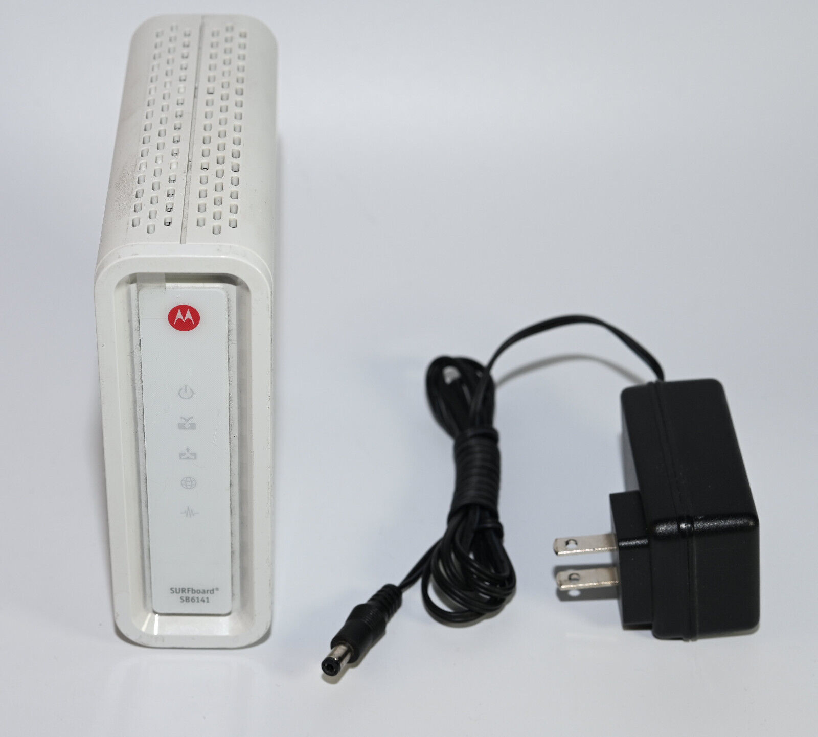 Motorola SURFBoard SB6141 300Mbps DOCSIS 3.0 Cable Modem White - Modems