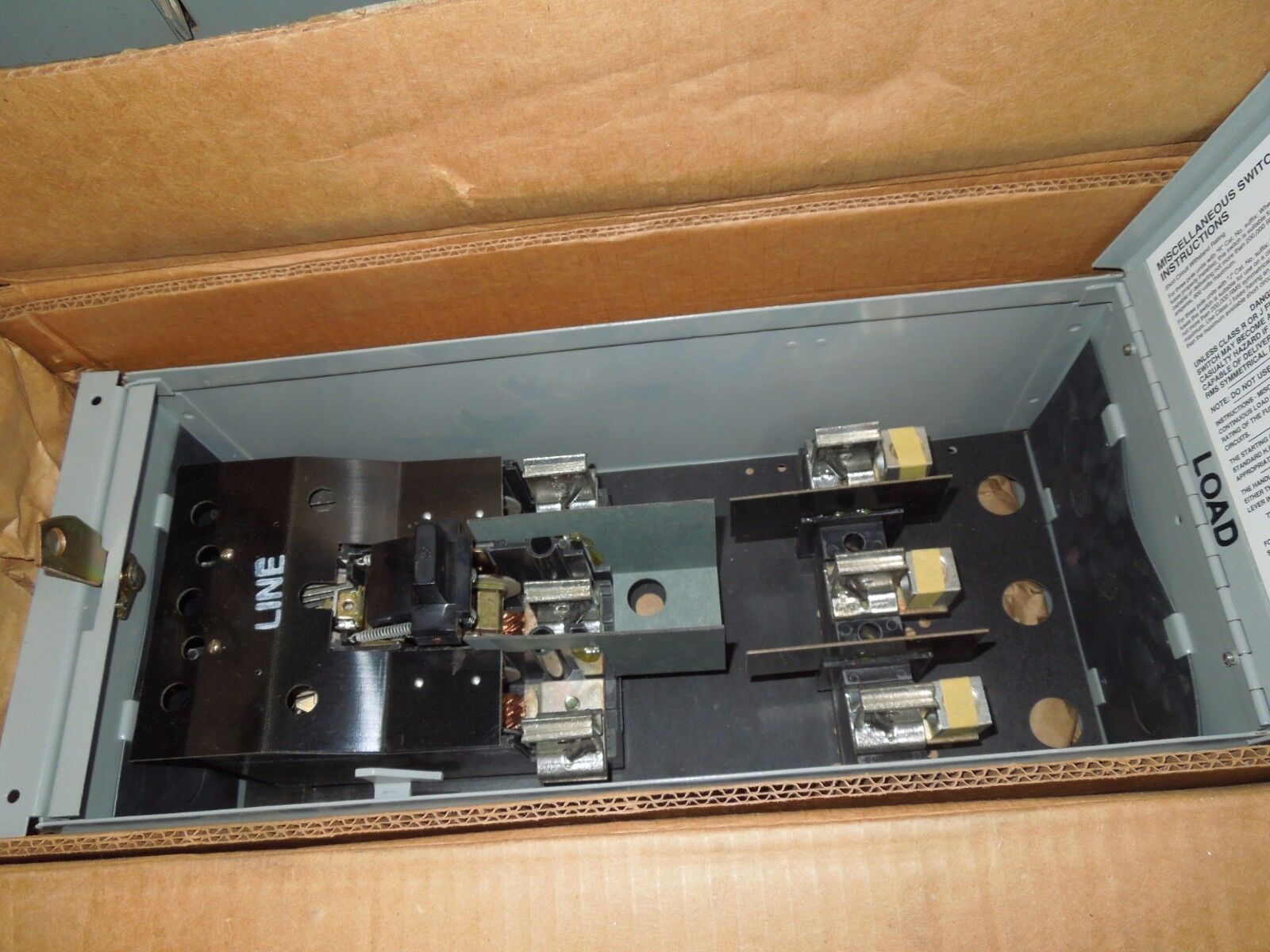 Culter-Hammer FDPWS324R 200A 3P 240V Single Fusible Panelboard Switch ...