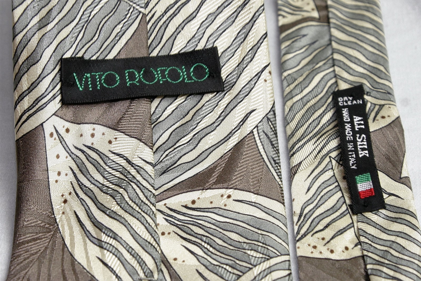 Vito Rufolo Silk Tie Silver Geometric Leafy Design On Beige Necktie ...