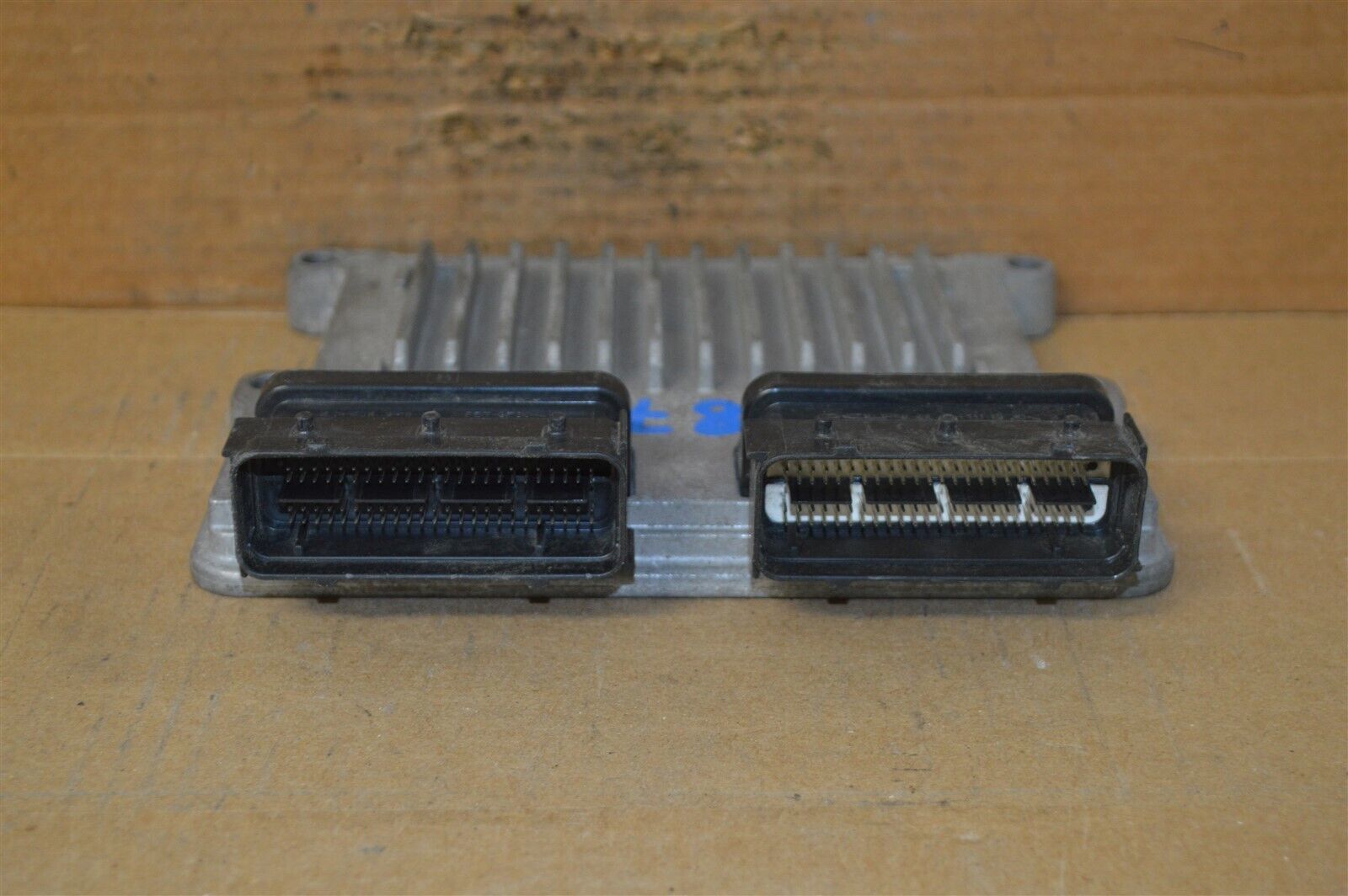 2011-2013 Kia Sorento Engine Control Unit ECU 391083C061 Module 123 ...