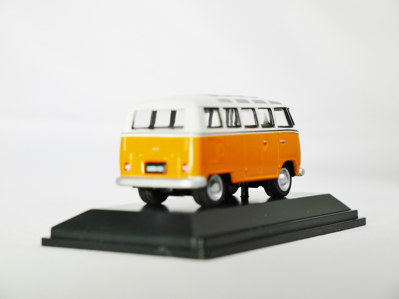 1/72 REAL-X Model Collection VW Volkswagon SAMBA VAN Figure Orange ...