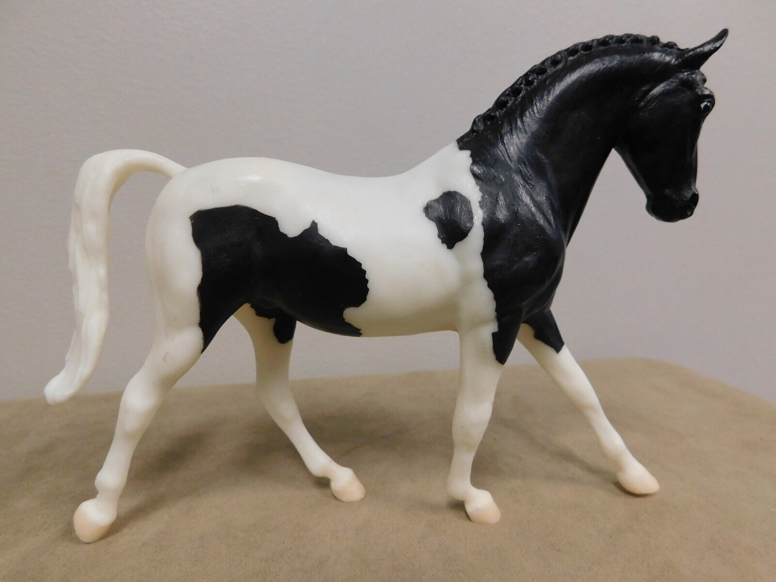 Breyer Warmblood Pinto Horse #686 1:12 Scale Discontinued - Breyer ...