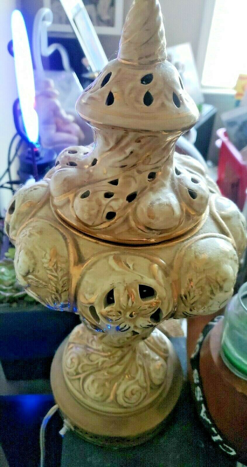 Aladdin style lamp gold cream brown porcelain highly decorative angel ...
