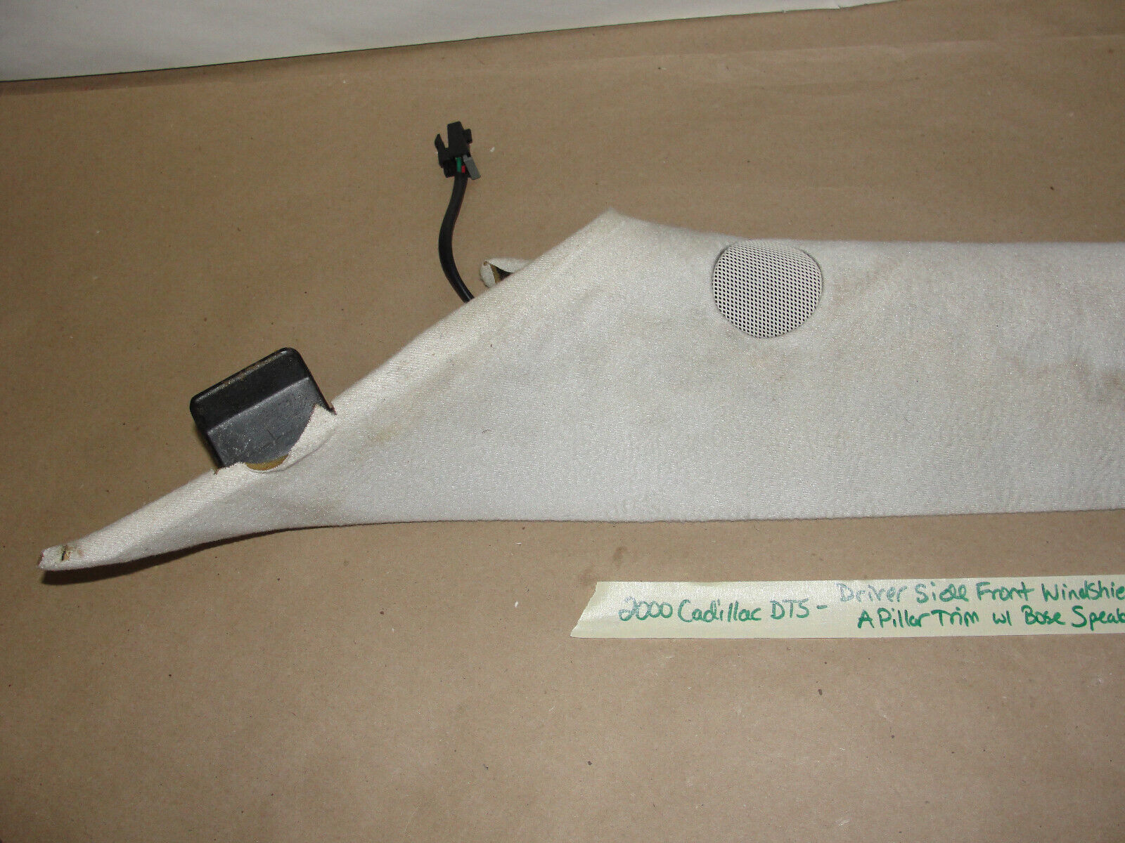 2000 Cadillac Deville DTS LEFT INTERIOR FRONT WINDSHIELD A PILLAR TRIM ...