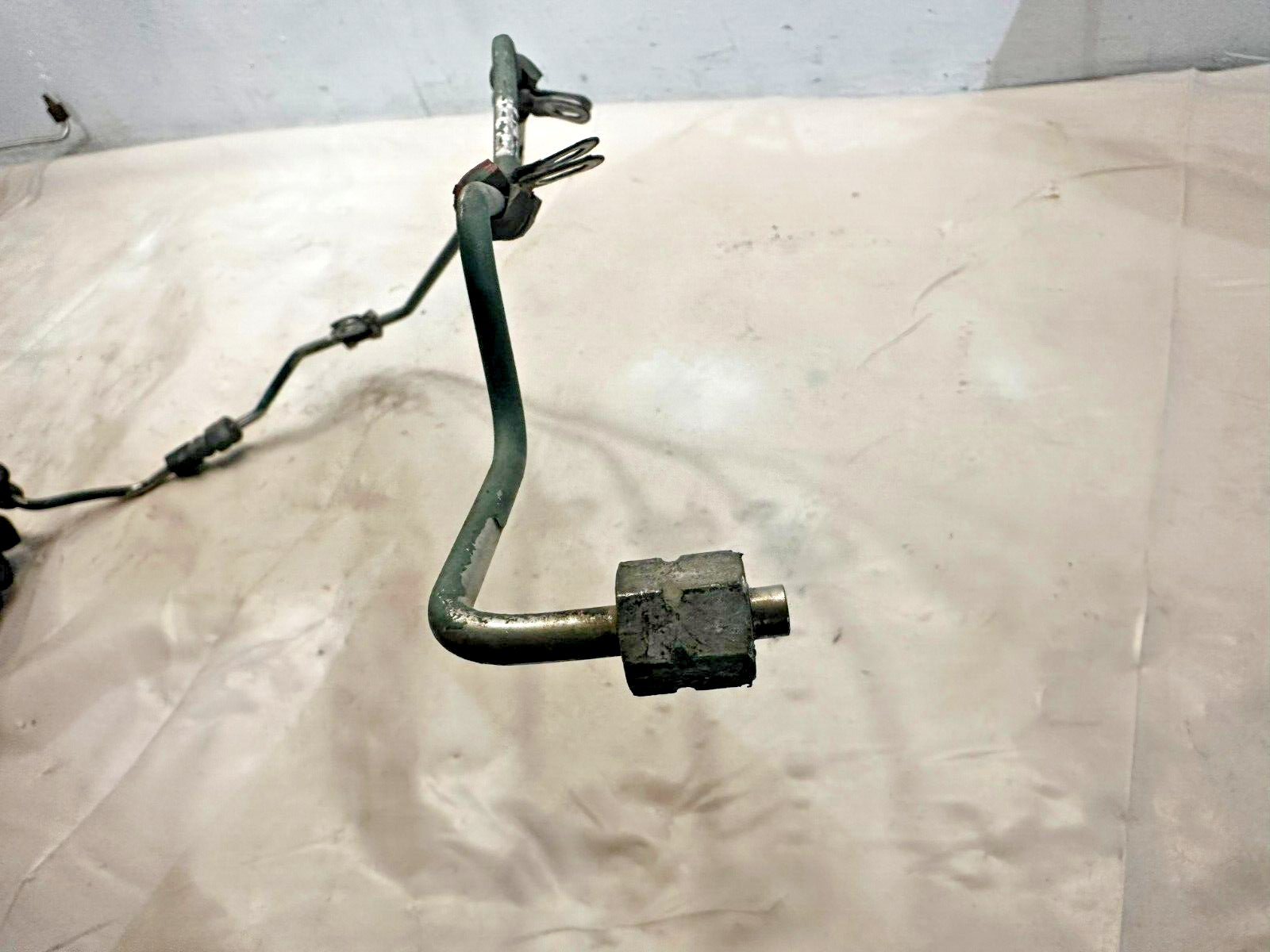 2009 VOLVO D13 DIESEL ENGINE FUEL LINE OEM - Fans & Shrouds