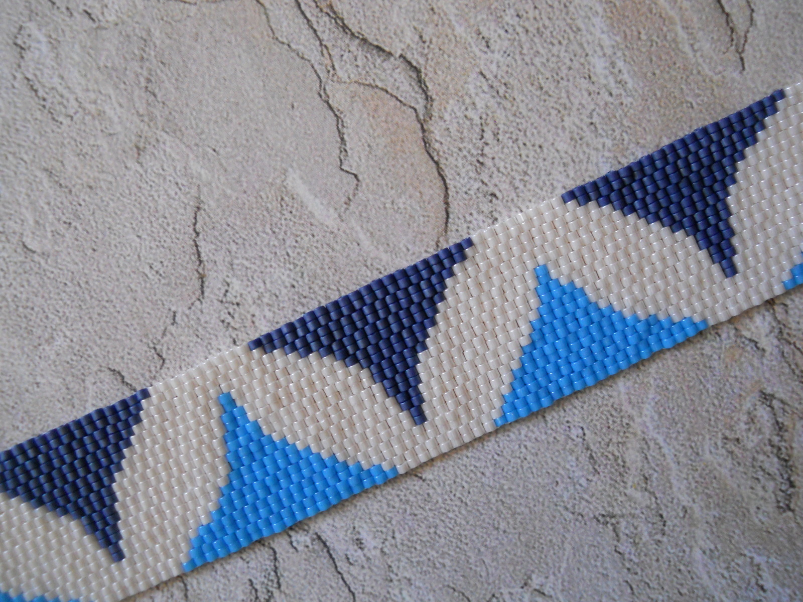 Bracelet: Turquoise / Dark Blue / White Streamer Motif, Peyote Stitch ...