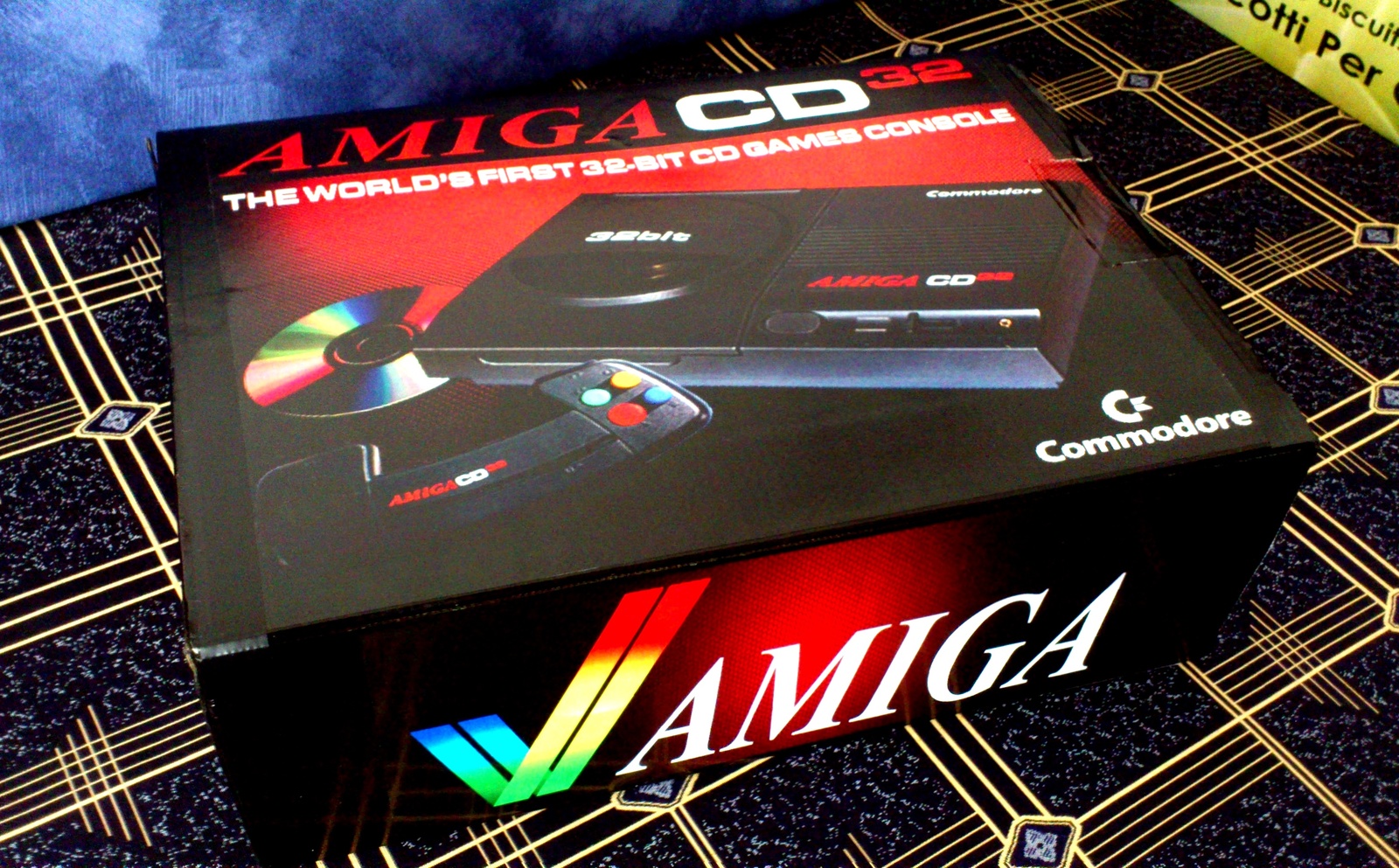 AMIGA CD32 CONSOLE - BRAND NEW + FANTASTIC CUSTOM BOX + GAMES - EXTREMELY RARE - Video Game Consoles