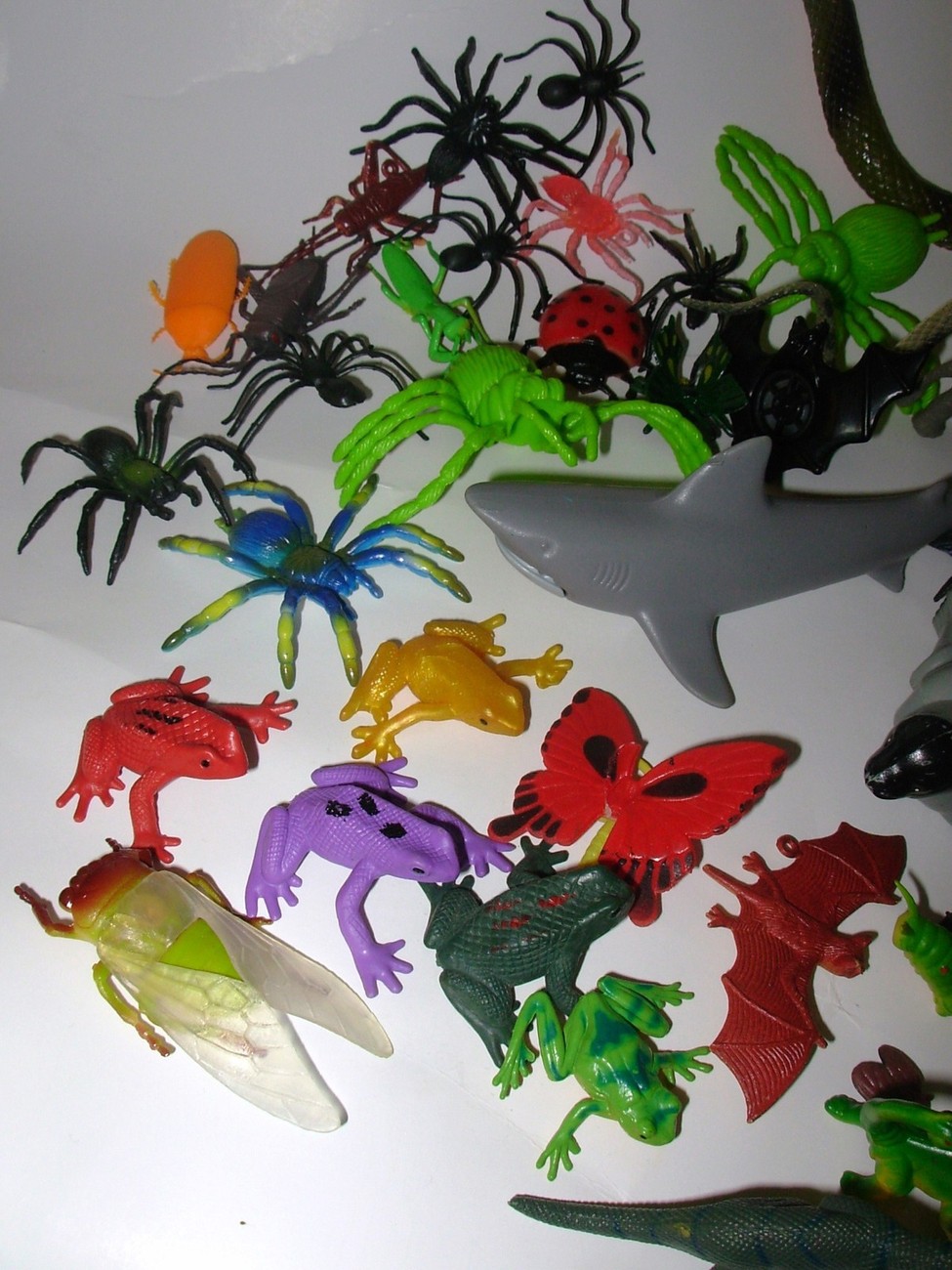 Plastic Rubber Animals Lot Toys Dinosaurs Bugs Snakes Frogs Sharks ...