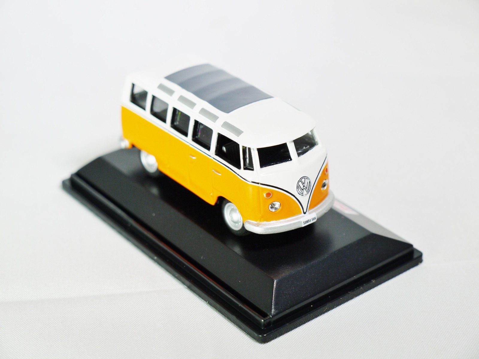 1/72 REAL-X Model Collection VW Volkswagon SAMBA VAN Figure Orange ...