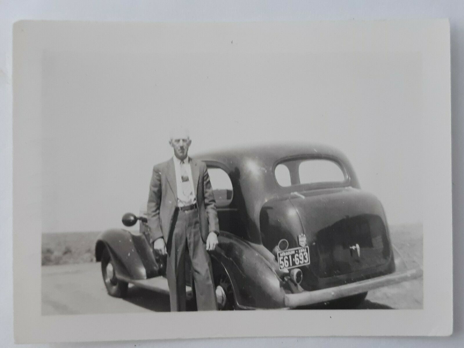 1941 B&W Photograph Old Car Missouri License Plate Man ID Harold McClelland - Transportation