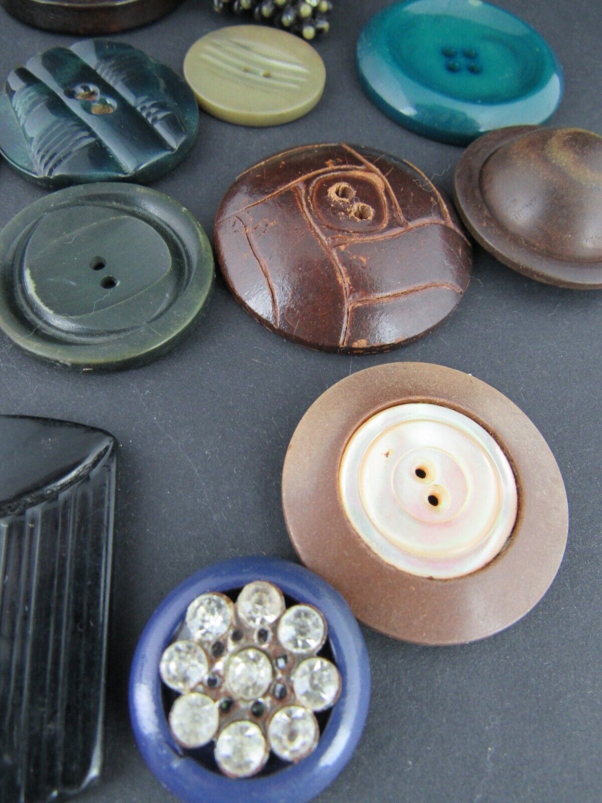 vintage antique button collection BAKELITE 1940's 1950's 1960's - Bakelite