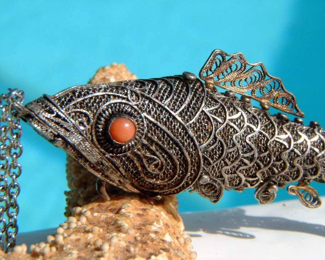 Chinese Silver Filigree Articulated Fish Pendant Scent Box - Asian ...
