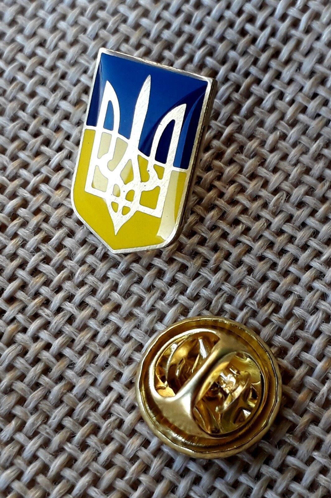Ukrainian Pin Blue and Yellow Coat of Arms Trident Metal badge Support ...