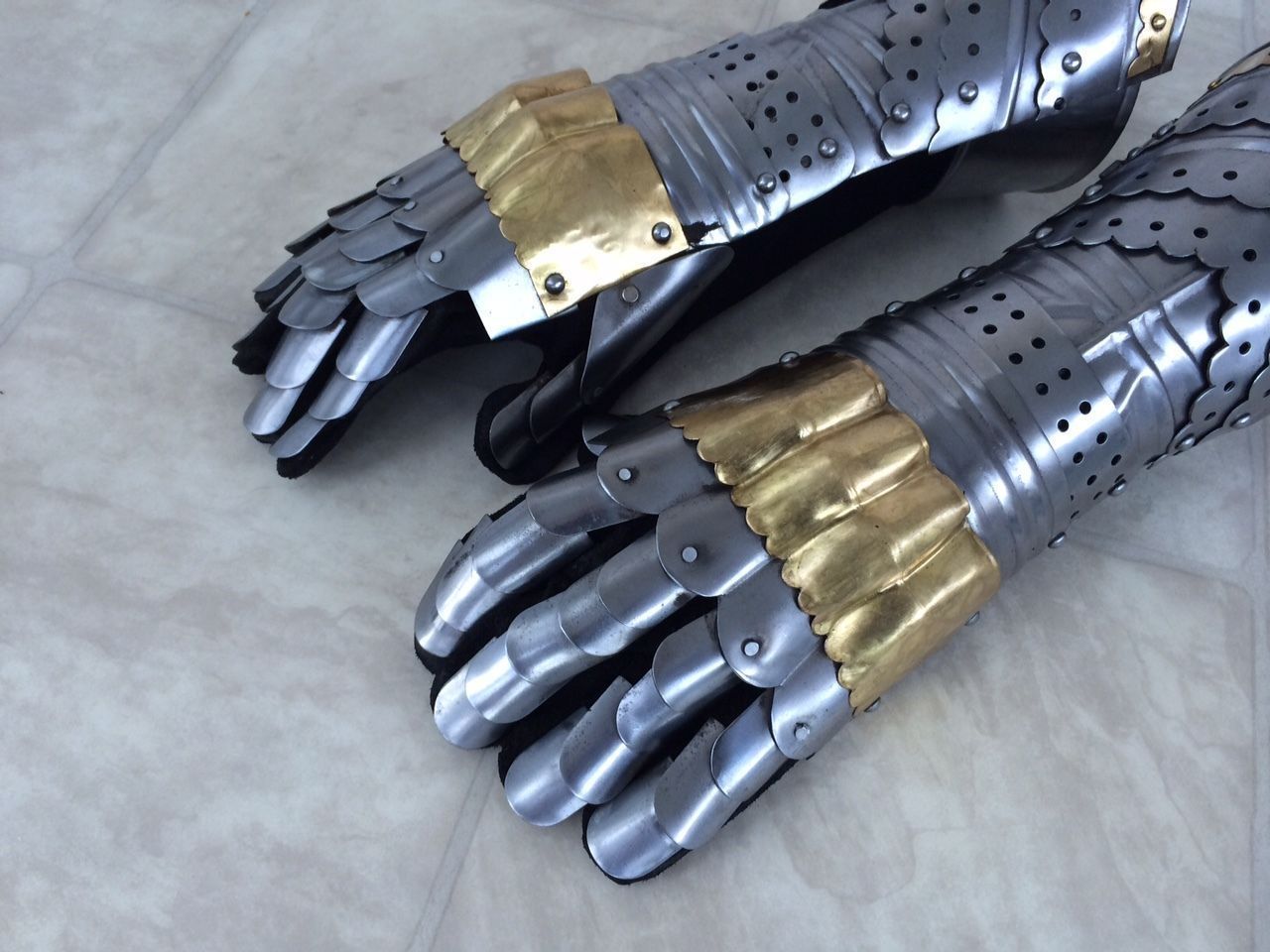 NauticalMart Medieval Knight Crusader Gauntlet Gloves w/ Brass Accents ...