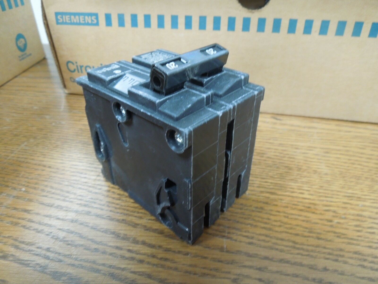 6- Siemens Q220 20A 2P 120/240V Type QP Plug-in Circuit Breaker New ...