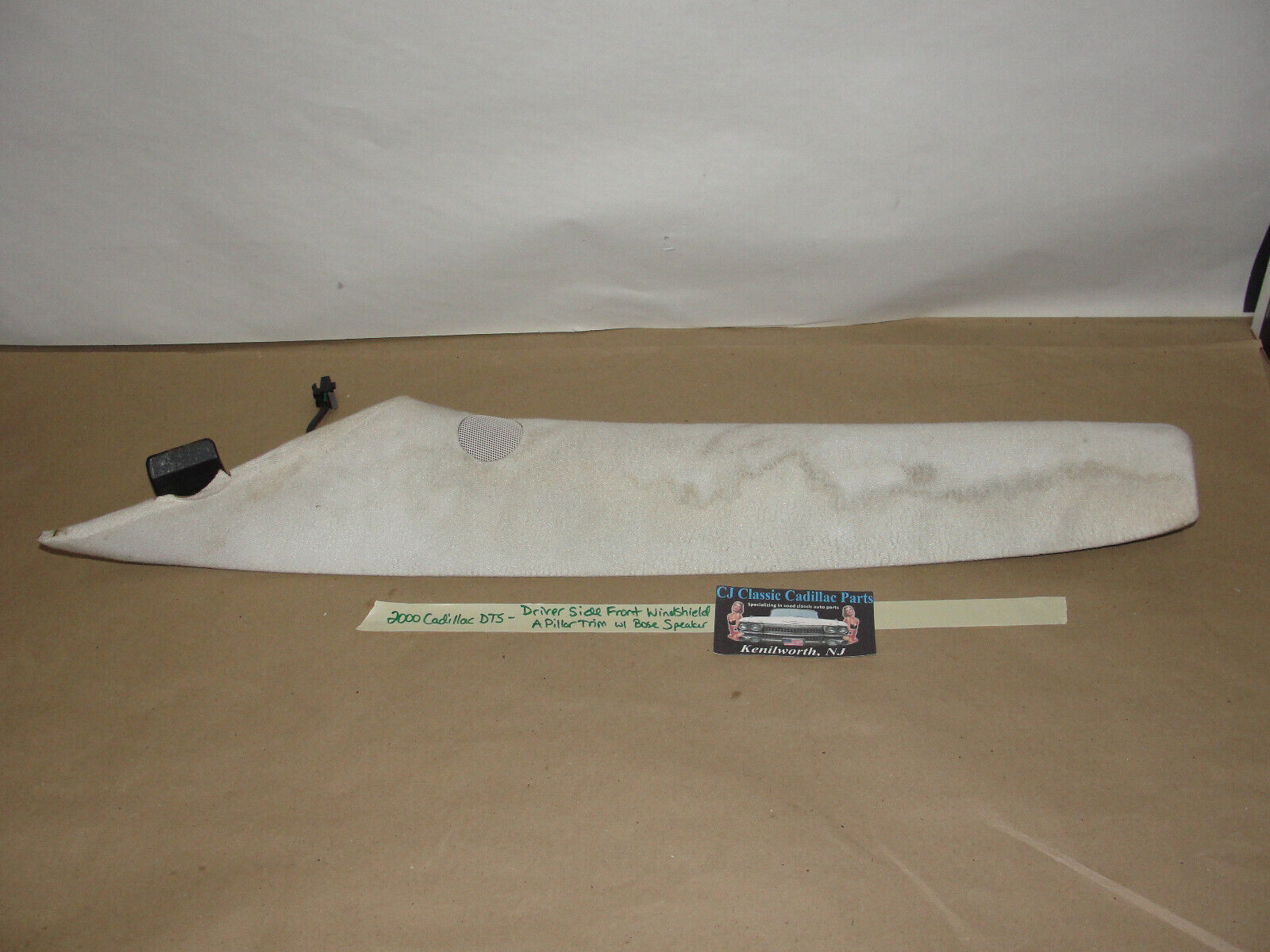 2000 Cadillac Deville DTS LEFT INTERIOR FRONT WINDSHIELD A PILLAR TRIM ...