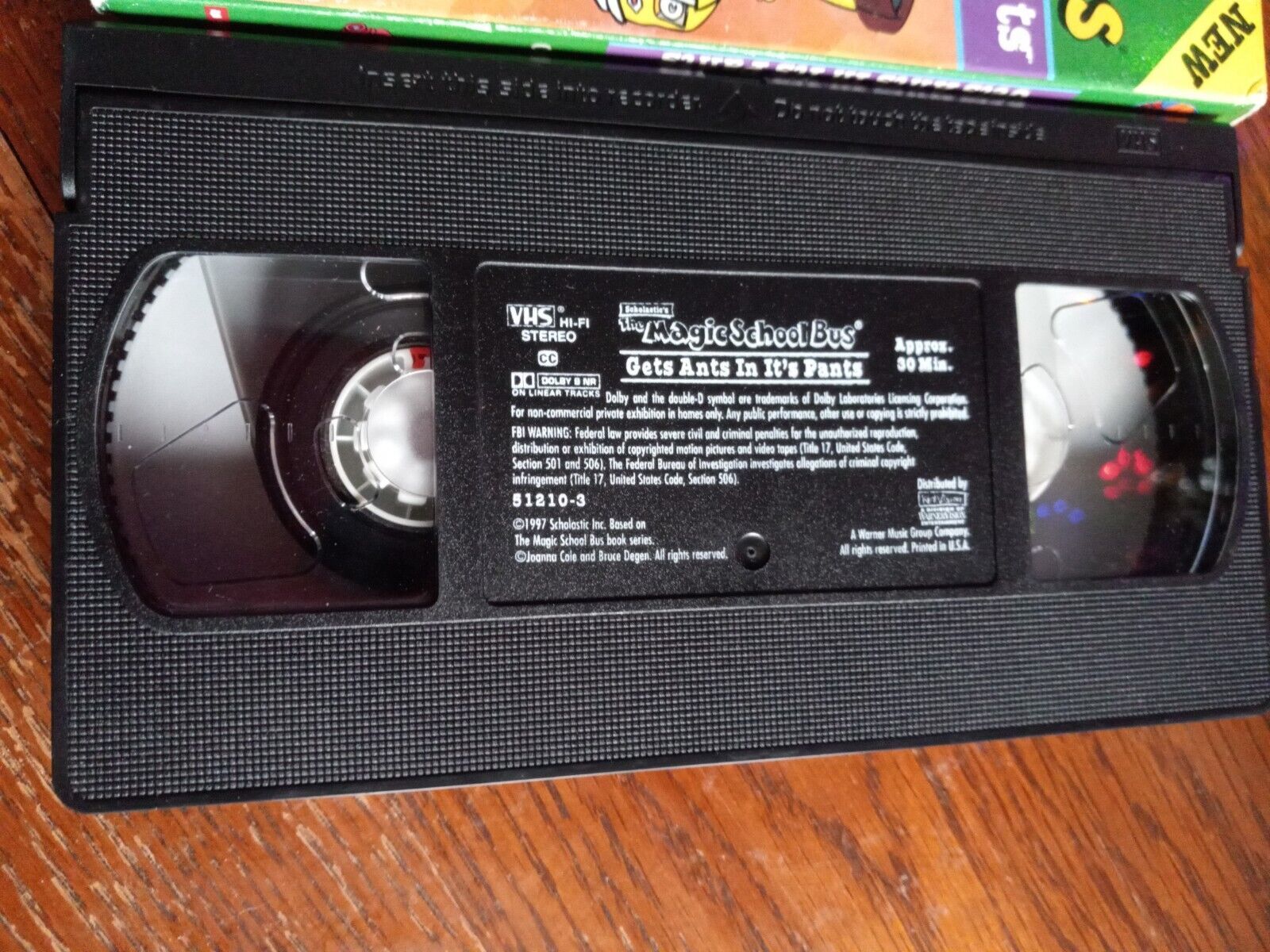 SCHOLASTIC The Magic School Bus VHS ANTS Pants + Book Inside Ralphie ...