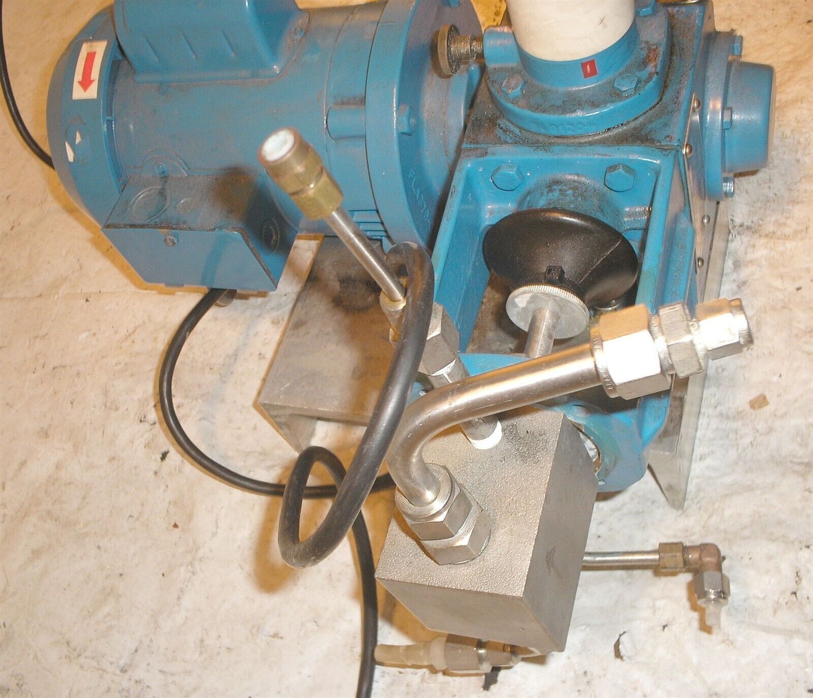 BRAN + LUEBBE N-P31 METERING PUMP w/ 1/2 HP MOTOR - Other Healthcare, Lab & Dental