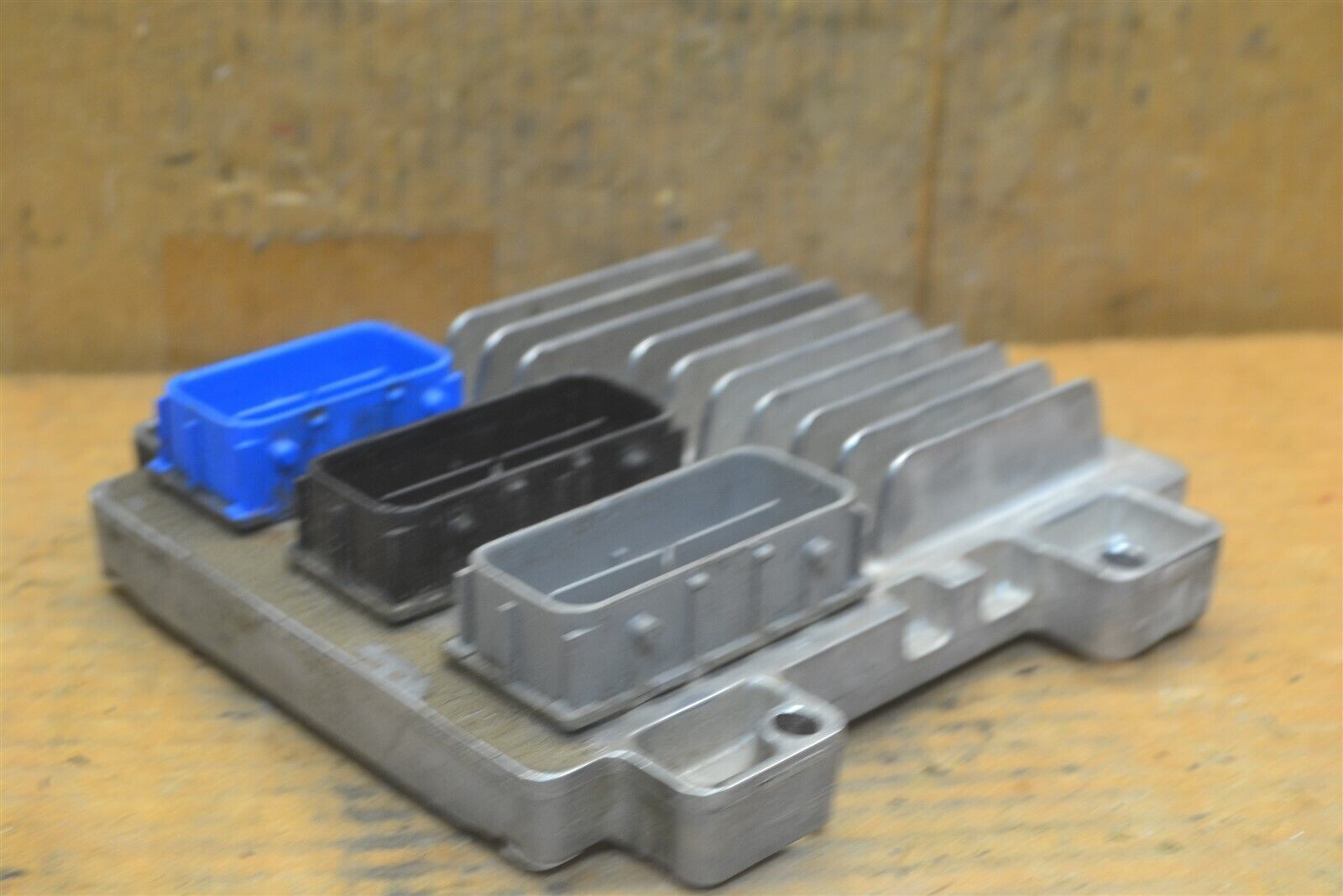 17-18 Chevrolet Sonic Trax Engine Control Unit ECU 12692201 Module 555 ...