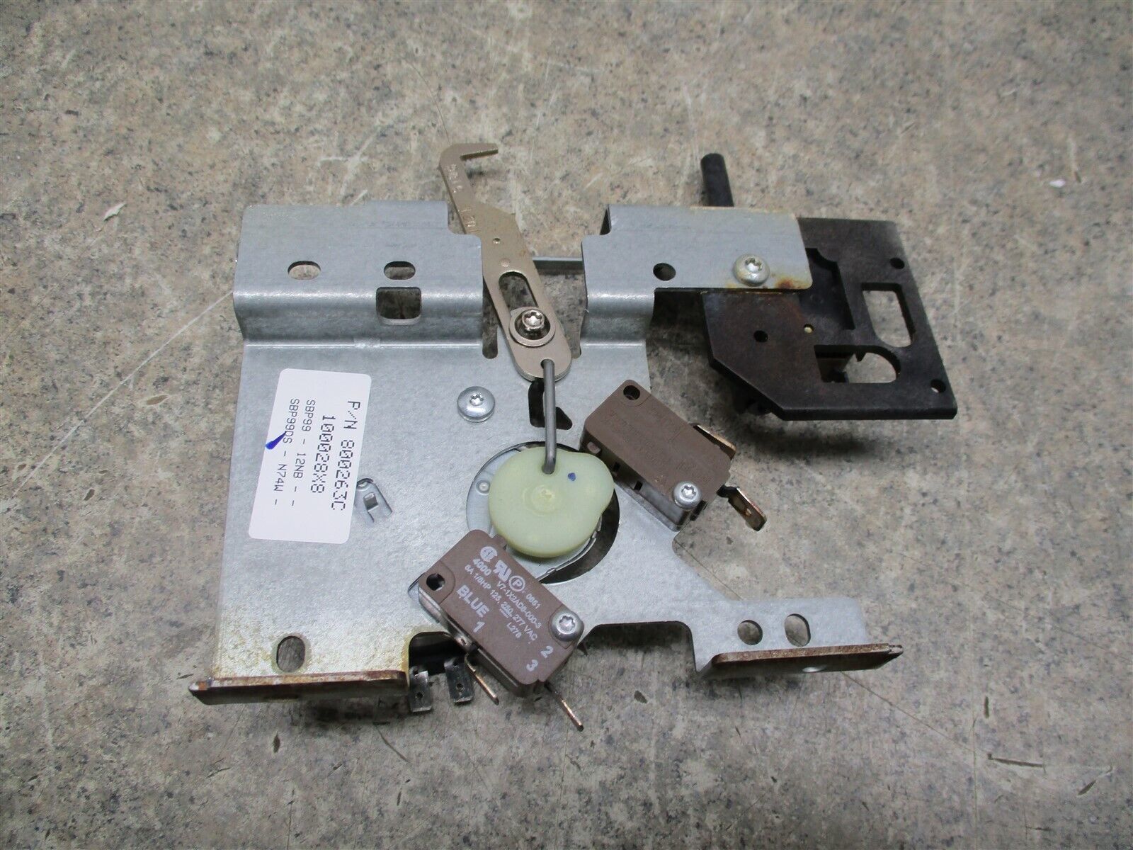 WOLF OVEN DOOR LOCK PART # 800263C - Cooking Appliance Parts