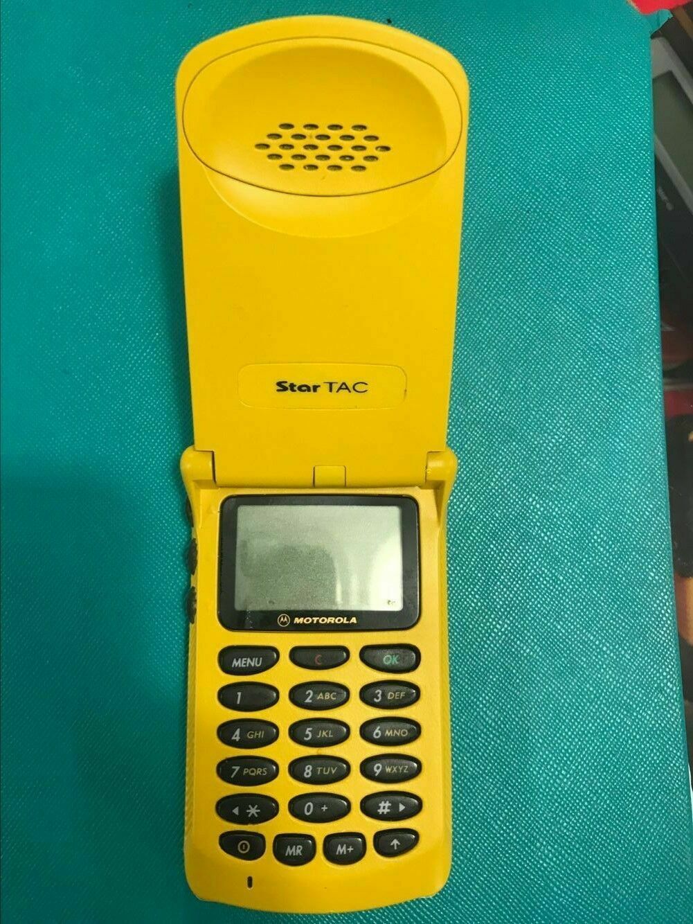 MOTOROLA STARTAC 2G GSM 900 Classic Flip CellPhone - refurb with box ...