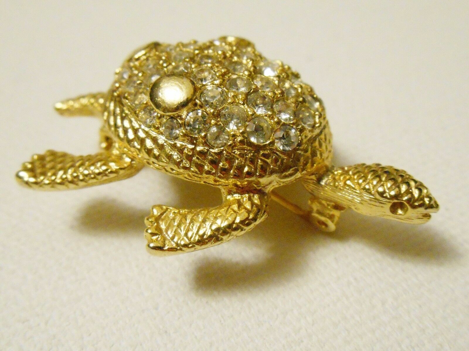 GIVENCHY Vintage Jewelled Crystal Gold Tone TURTLE BROOCH PIN Stunning ...