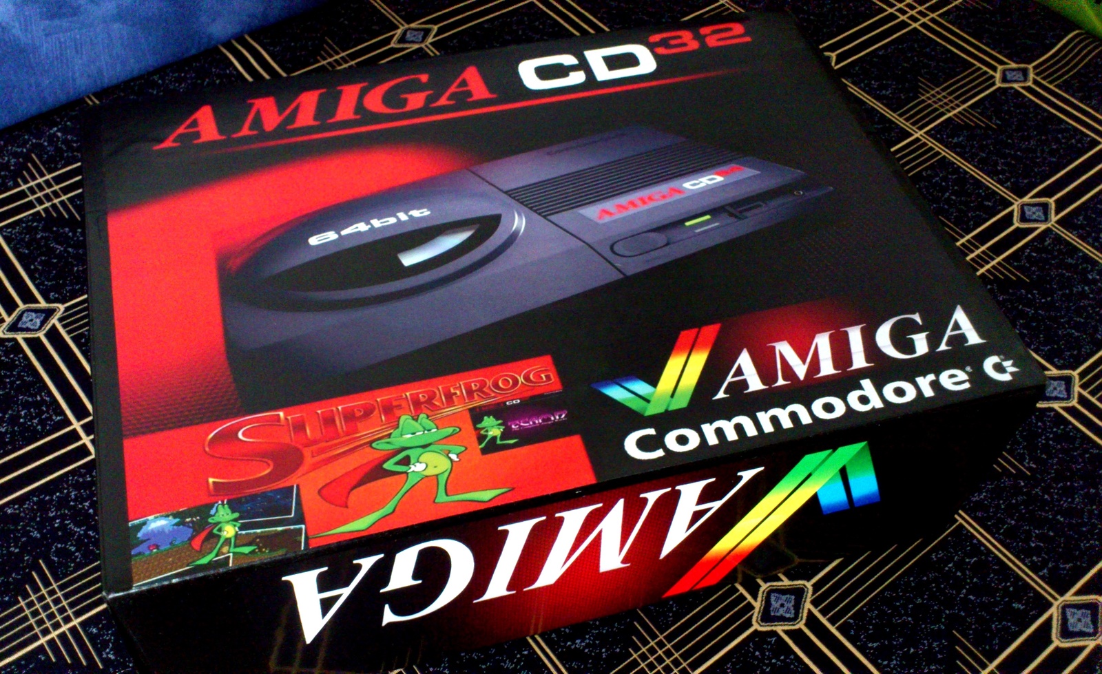 AMIGA CD32 CONSOLE - BRAND NEW + FANTASTIC CUSTOM BOX + GAMES - EXTREMELY RARE - Video Game Consoles