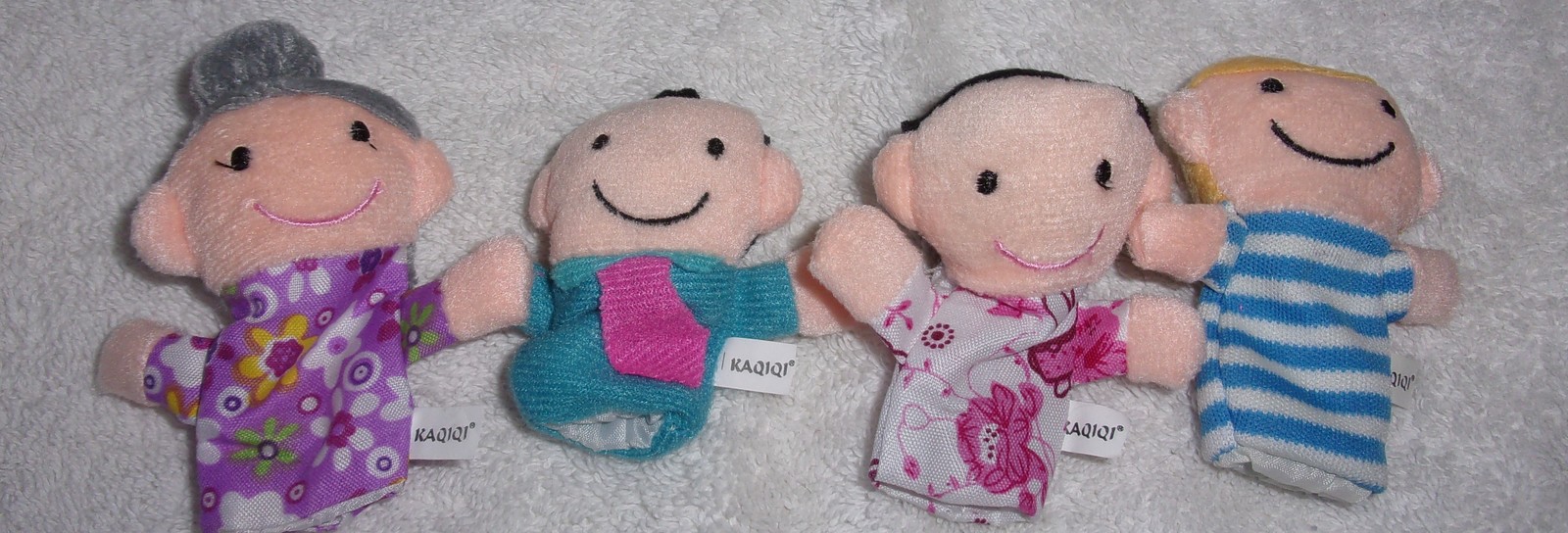 Kaqiqi Family Finger Puppets Set of Four Educational Story Toy - 1970-Now