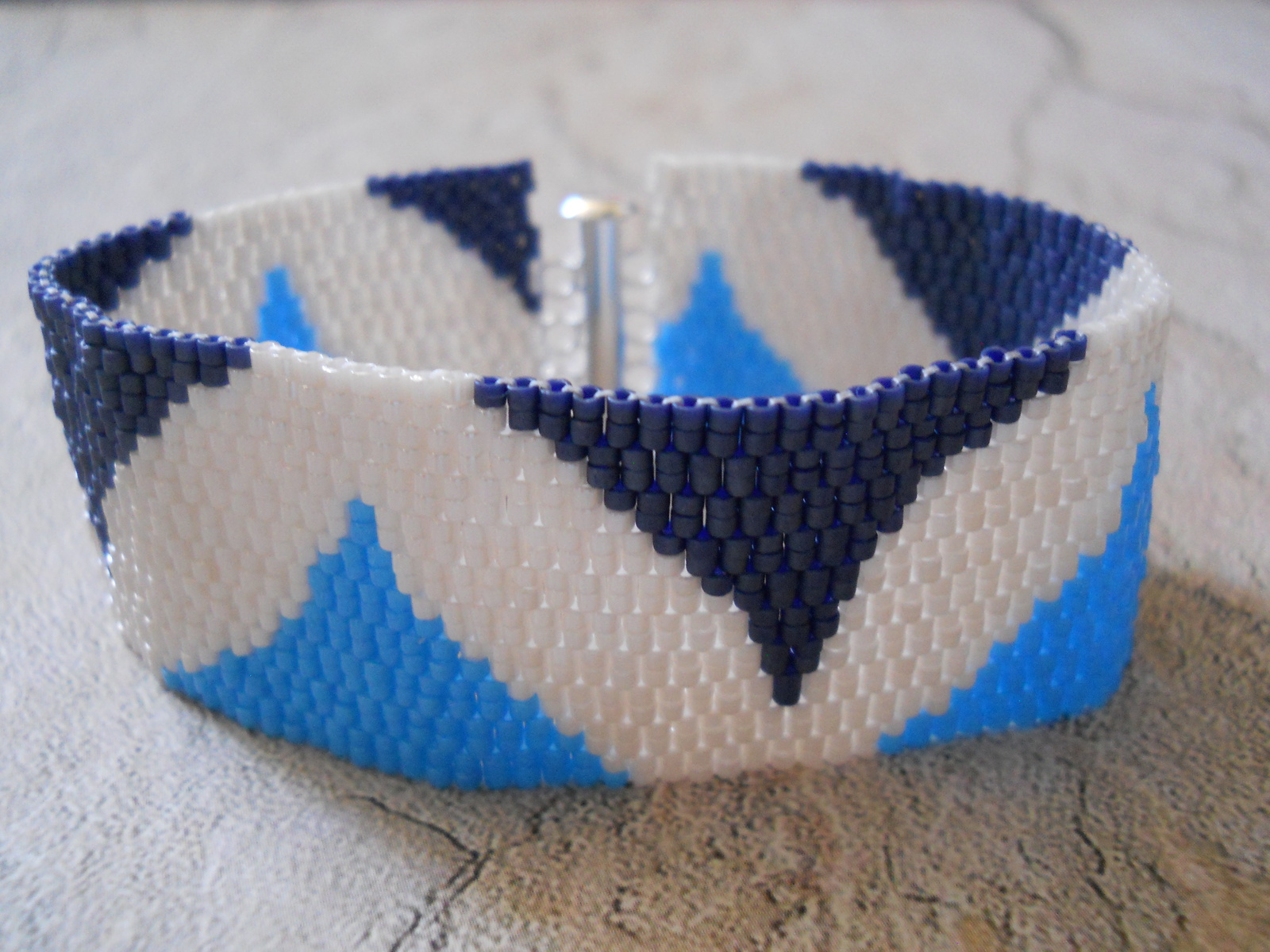 Bracelet: Turquoise / Dark Blue / White Streamer Motif, Peyote Stitch ...