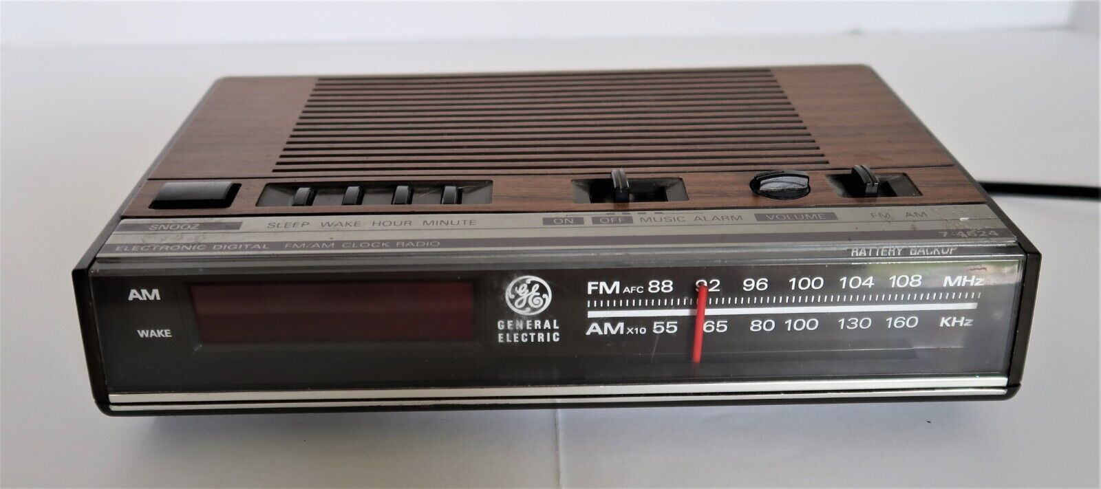 Vintage GE General Electric 7-4624B FM/AM Electronic Digital Alarm ...