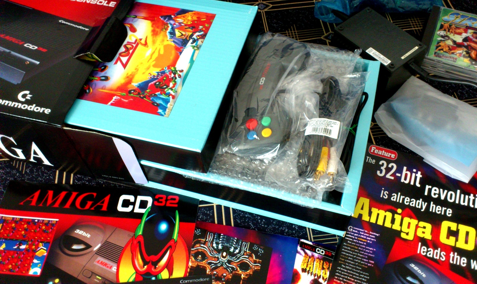 AMIGA CD32 CONSOLE - BRAND NEW + FANTASTIC CUSTOM BOX + GAMES - EXTREMELY RARE - Video Game Consoles