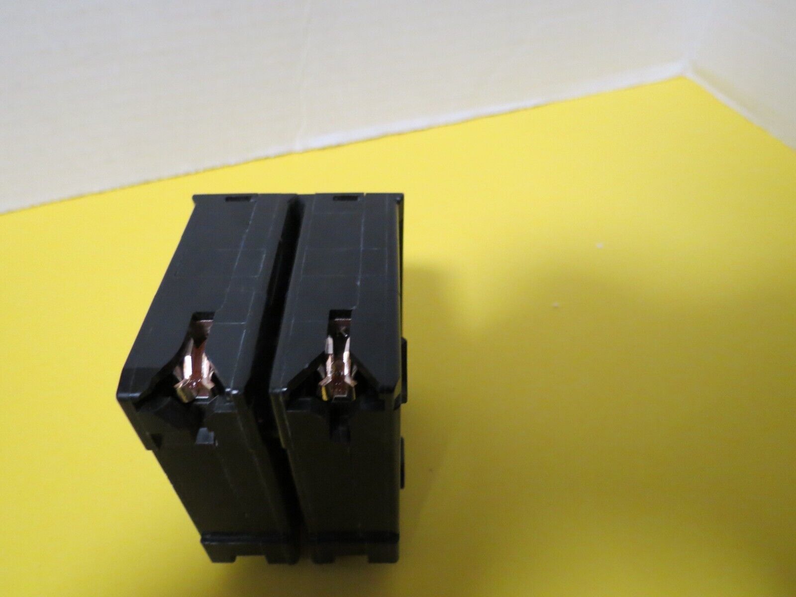 Square D Homeline 2 Pole 15 Amp Circuit Breaker DP 4075 120/240V New ...
