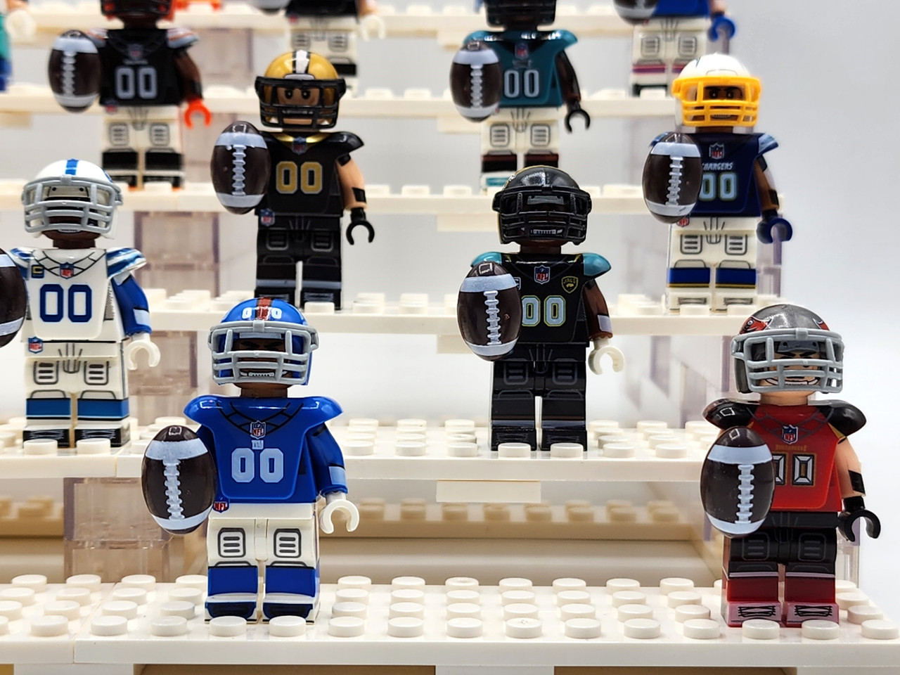 32pcs Collection NFL Football Teams Football Players Minifigures ...